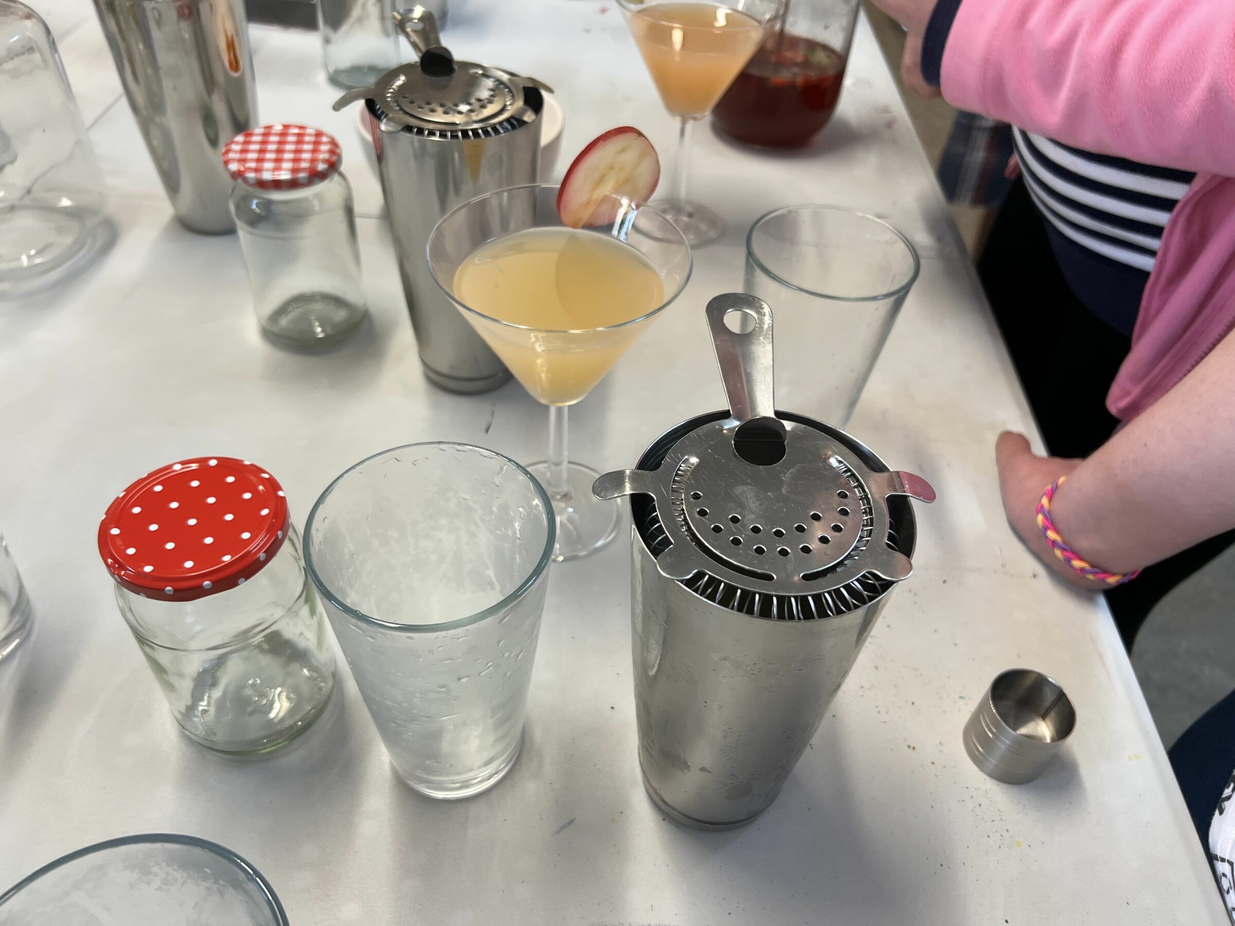 Making mocktails with the Blueberry students! – Crescent Arts